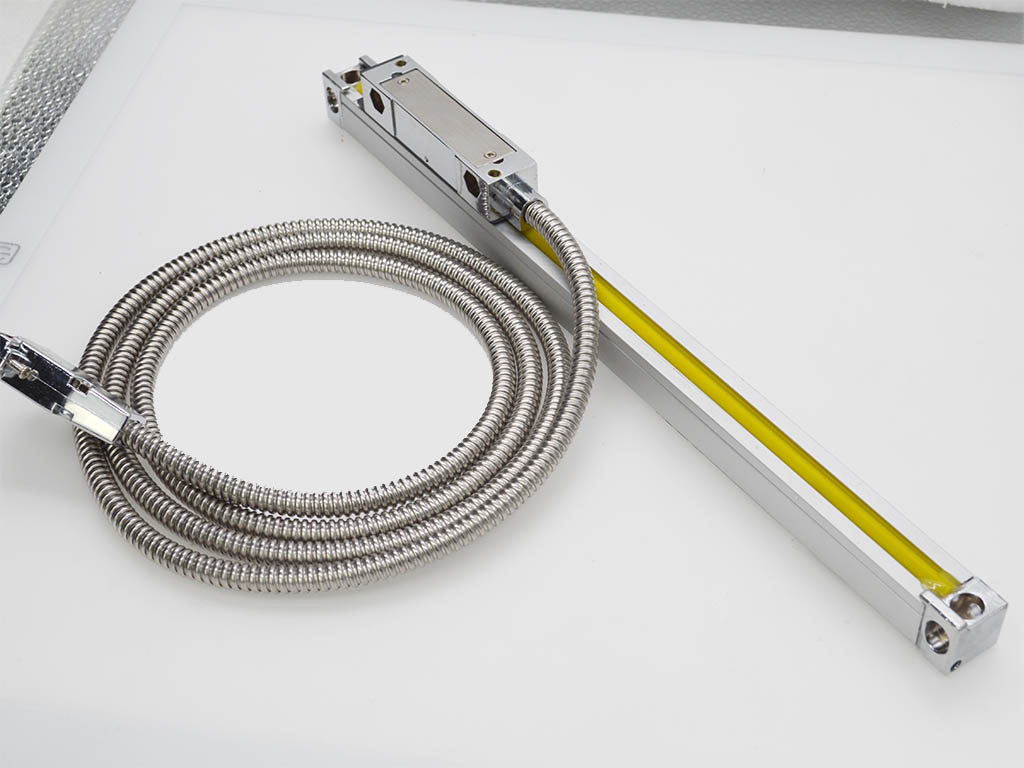 50 - 500mm Glass Incremental Linear Scale DRO Systems In Milling Machine